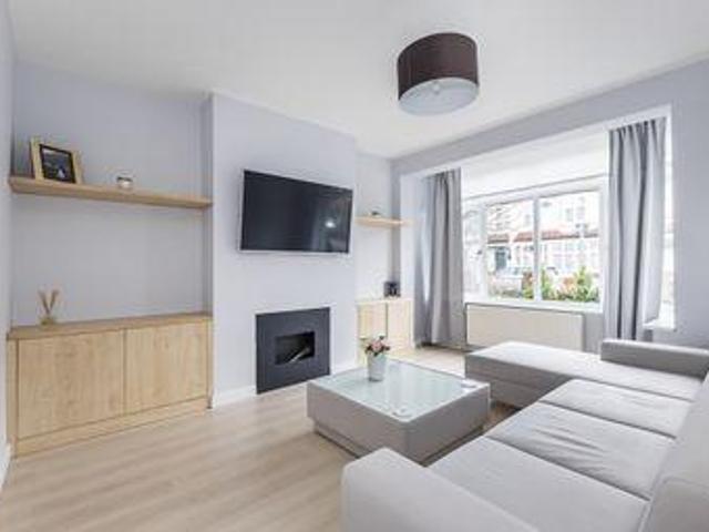 4 Bedrooms for rent in Abbott Avenue, London SW20