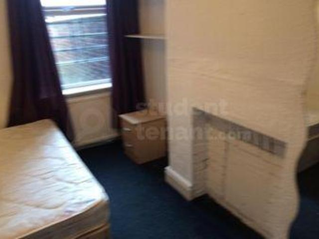 4 Bedrooms for rent in Albion Road, Manchester, Greater Manchester M14