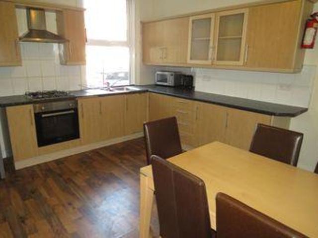 4 Bedrooms for rent in Ash Road, Adel, Leeds LS6