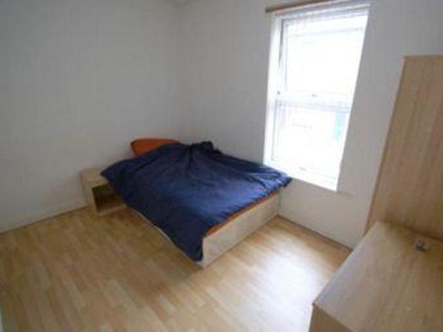 4 Bedrooms for rent in Burley Lodge Terrace, Hyde Park, Leeds LS6