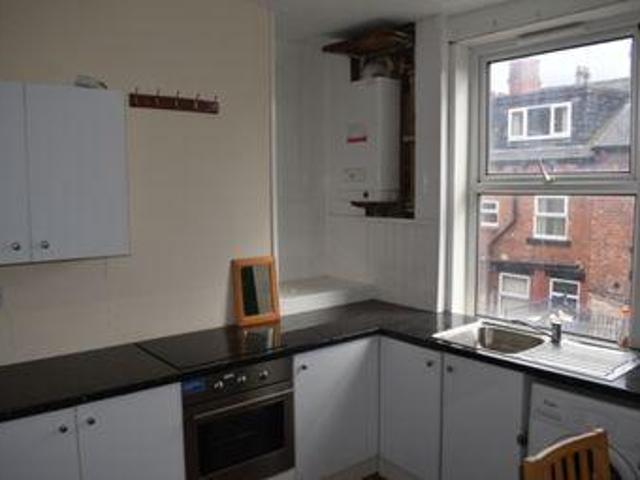4 Bedrooms for rent in Burley Lodge Road, Hyde Park, Leeds LS6