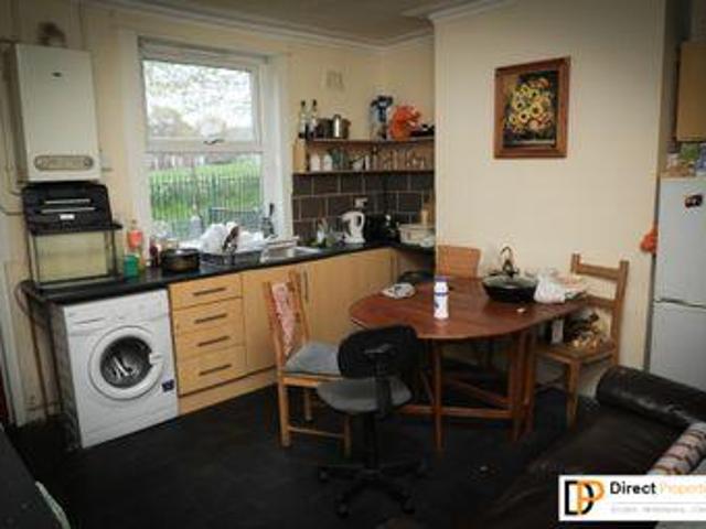 4 Bedrooms for rent in Burley Lodge Road, Hyde Park, Leeds LS6