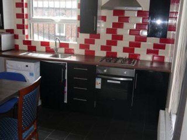 4 Bedrooms for rent in Burley Lodge Street, Hyde Park, Leeds LS6