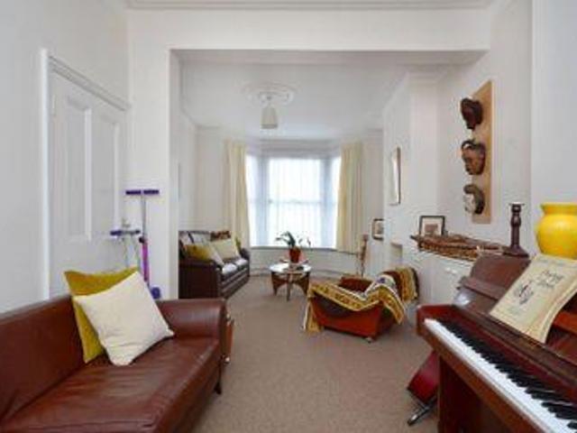 4 Bedrooms for rent in Burrows Road, Kensal Green NW10