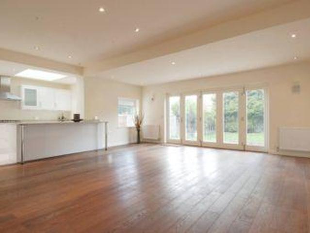 4 Bedrooms for rent in Babington Road, Streatham, London SW16