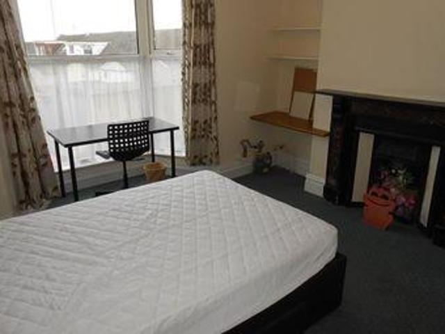 4 Bedrooms for rent in Bayview Terrace, Brynmill, Swansea SA1