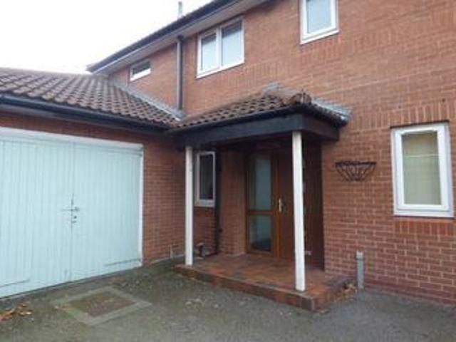4 Bedrooms for rent in Beresford Road, Toxteth, Liverpool L8