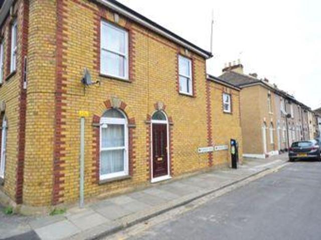 4 Bedrooms for rent in Berkley Road, Gravesend DA12