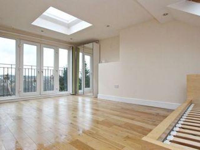 4 Bedrooms for rent in Birley Road, London N20