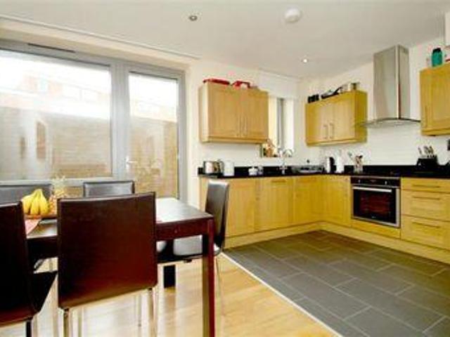 4 Bedrooms for rent in Bow Common Lane, London E3