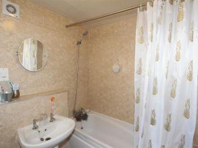 4 Bedrooms for rent in Bramwell Drive, Sheffield S3