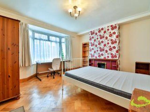4 Bedrooms for rent in Carlyle Avenue, Brighton BN2