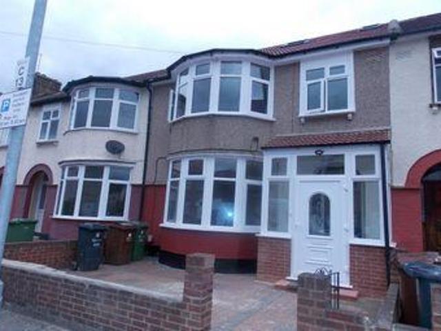 4 Bedrooms for rent in Cecil Avenue, Barking IG11