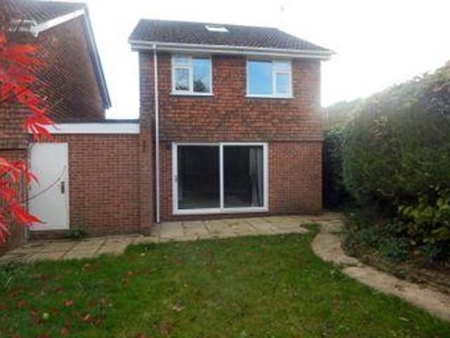 4 Bedrooms for rent in Chestnut Way, Bramley, Guildford GU5