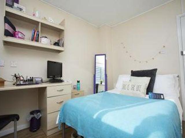 4 Bedrooms for rent in Classic Room, Manchester Court, Manchester M4