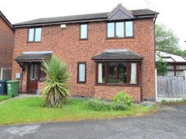 4 Bedrooms for rent in Clumber Close, Ripley, Derbyshire DE5