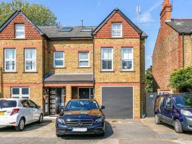 4 Bedrooms for rent in Darell Road, Richmond TW9