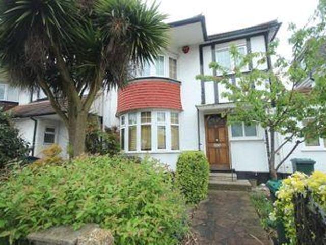 4 Bedrooms for rent in Denehurst Gardens, Hendon NW4