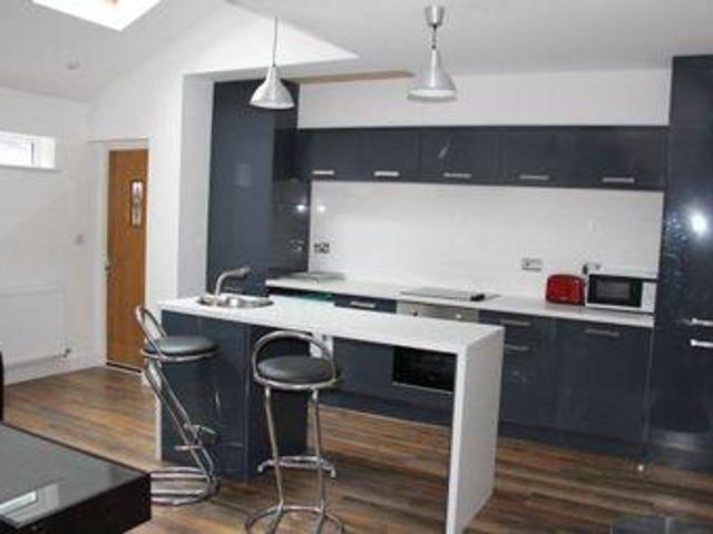 4 Bedrooms for rent in Deyne Avenue, Manchester M14