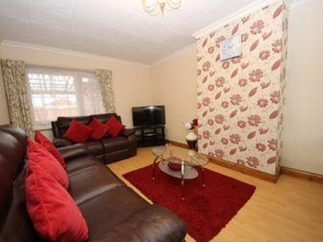 4 Bedrooms for rent in Douglas Road, Norbiton, Kingston Upon Thames KT1