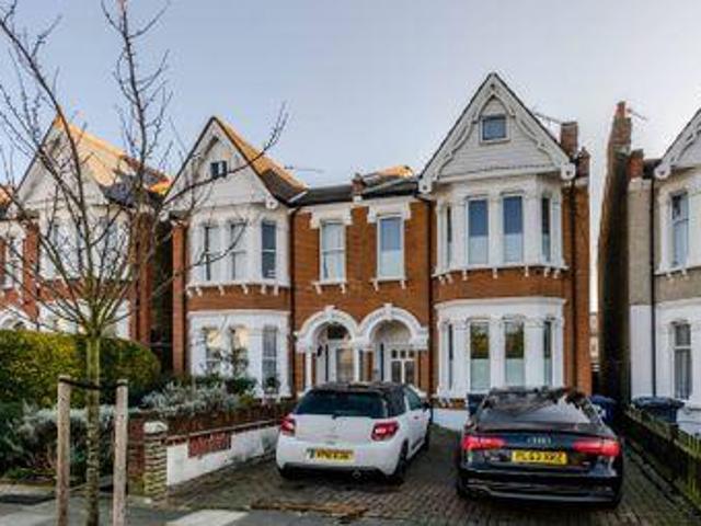 4 Bedrooms for rent in Ealing, Ealing W13