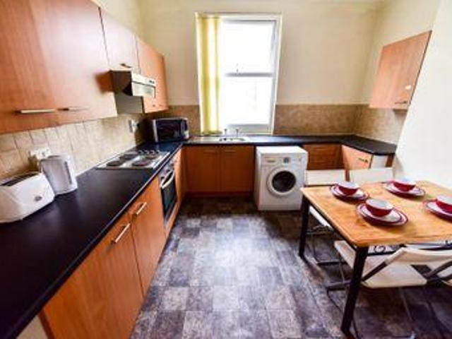 4 Bedrooms for rent in Ebberston Terrace, Hyde Park, Leeds LS6