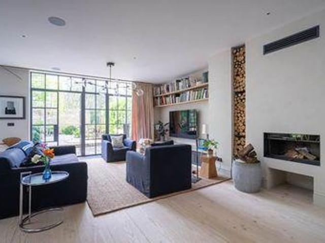 4 Bedrooms for rent in Elgin Crescent, London W11