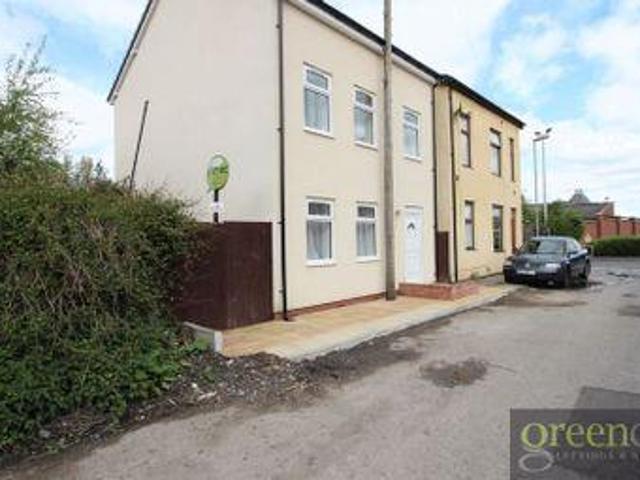 4 Bedrooms for rent in Elizabeth Street, Heywood OL10