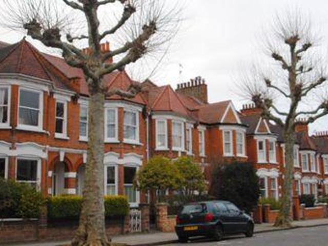 4 Bedrooms for rent in Finstock Road, North Kensington W10