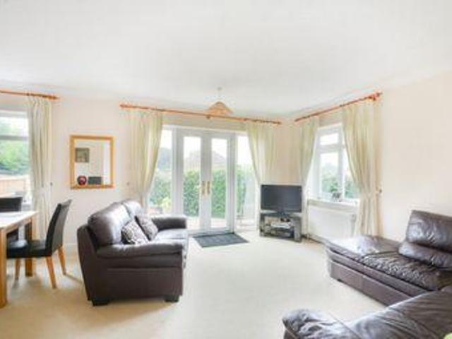 4 Bedrooms for rent in Foresters Drive, Wallington SM6