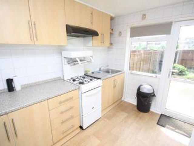 4 Bedrooms for rent in Franklin Court, Guildford, Surrey GU2