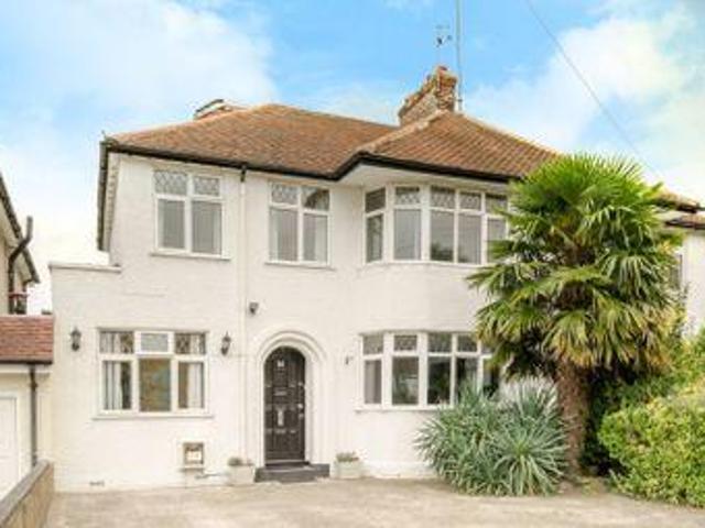 4 Bedrooms for rent in Gallants Farm Road, East Barnet EN4