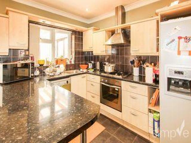 4 Bedrooms for rent in Glamis Crescent, Hayes, Middlesex UB3