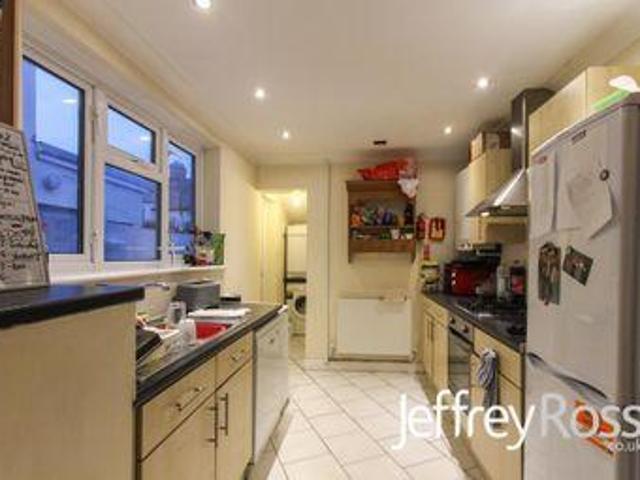 4 Bedrooms for rent in Glenroy Street, Roath, Cardiff CF24