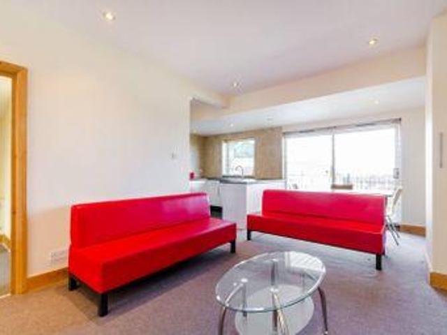 4 Bedrooms for rent in Grangecliffe Gardens, South Norwood SE25