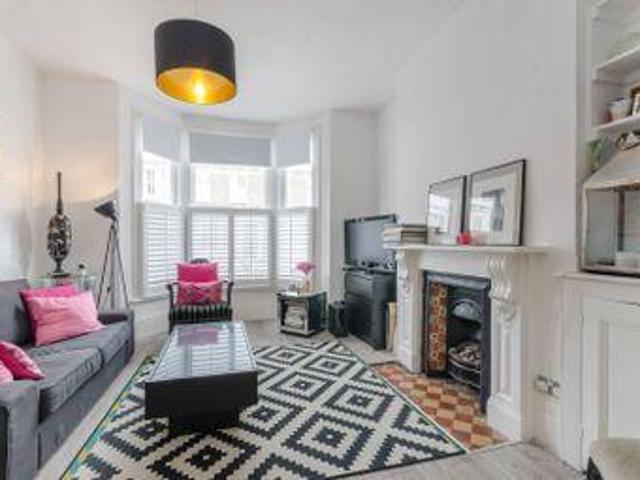 4 Bedrooms for rent in Halford Road, West Brompton SW6