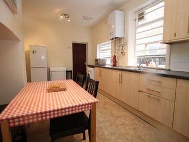 4 Bedrooms for rent in Hall Road, Manchester M14