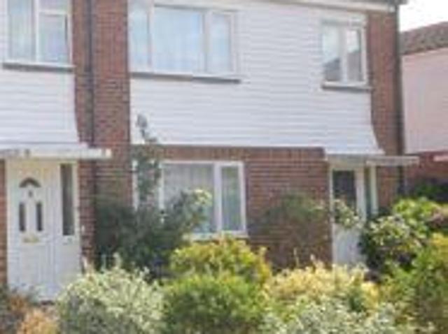 4 Bedrooms for rent in Hallett Walk, Canterbury CT1