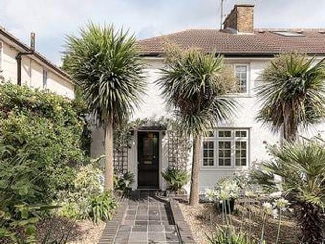 4 Bedrooms for rent in Halliwick Road, London N10