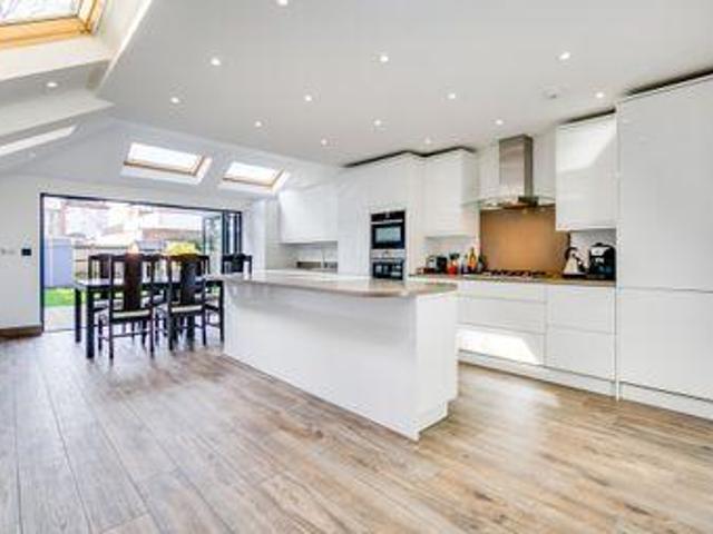 4 Bedrooms for rent in Hamilton Road, London SW19