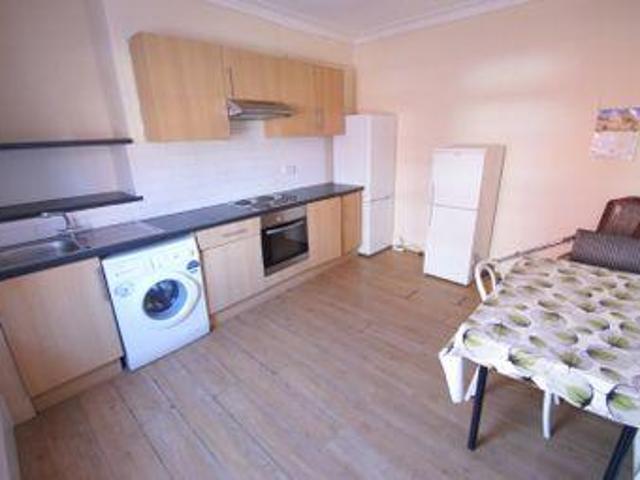 4 Bedrooms for rent in Harold Avenue, Hyde Park, Leeds LS6