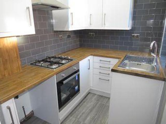 4 Bedrooms for rent in Hares Road, Leeds LS8