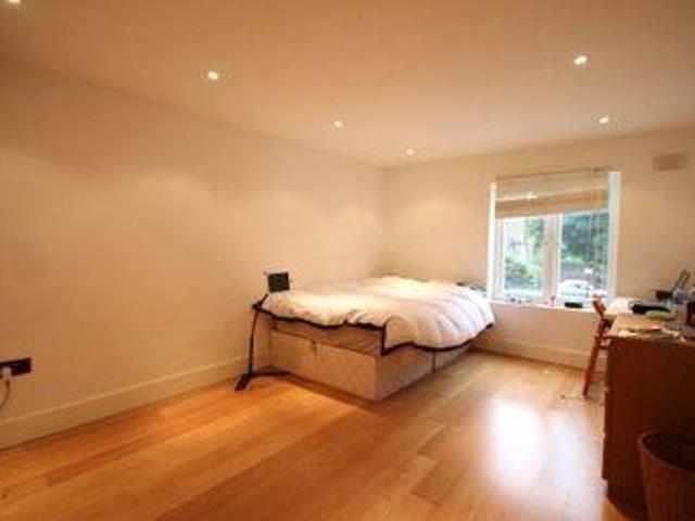 4 Bedrooms for rent in Hartham Road, London N7