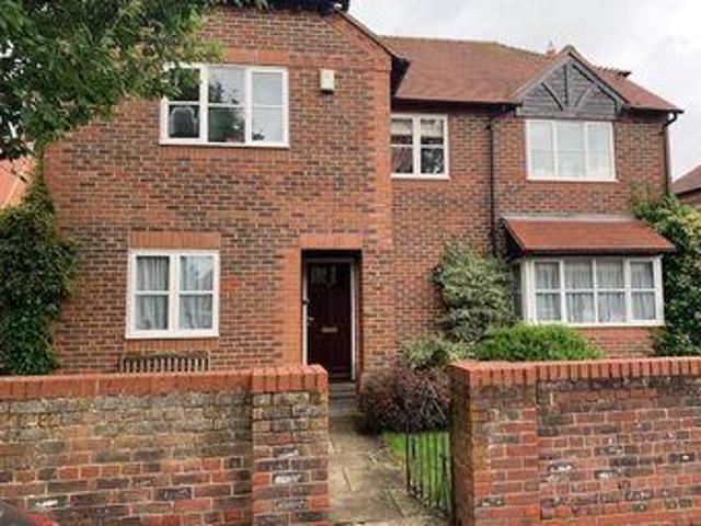 4 Bedrooms for rent in Hartley Close, Shillingford, Wallingford OX10