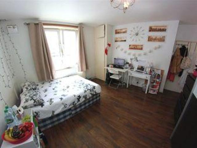 4 Bedrooms for rent in Headlam Street, London E1