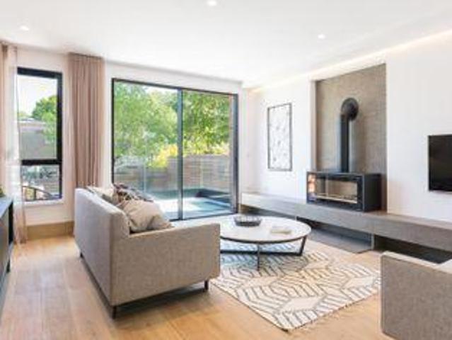 4 Bedrooms for rent in Hermitage Lane, London NW2