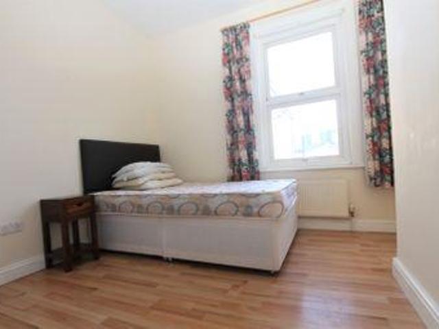 4 Bedrooms for rent in High Street, London SW19