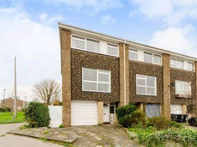4 Bedrooms for rent in Hollman Gardens, Streatham SW16
