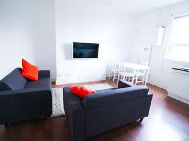 4 Bedrooms for rent in Kelso Road, Leeds LS2