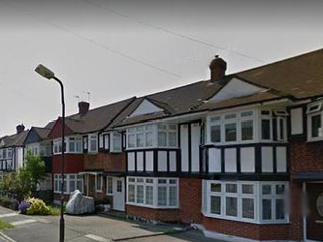 4 Bedrooms for rent in Kingsbridge Road, Morden SM4